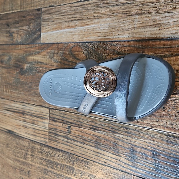 CROCS | Shoes | Crocs Womens Black And Gray Slide Sandals With Silver ...